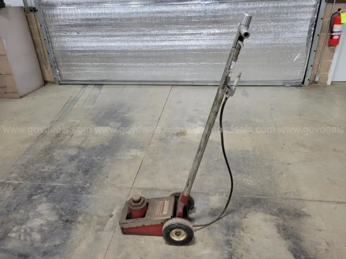 20 Ton BlackHawk Air Jack | AllSurplus