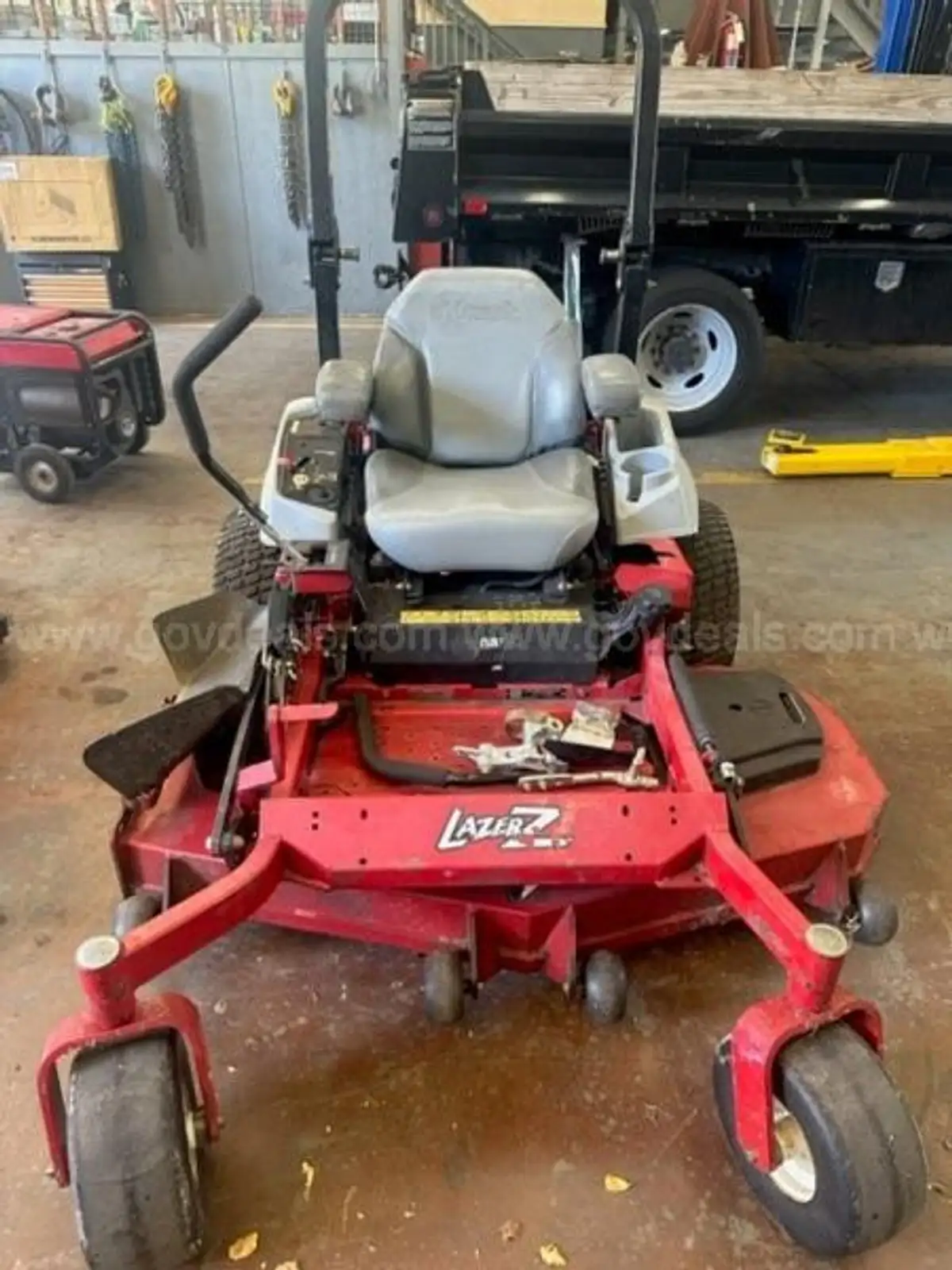 2015 Exmark Lazer Z Zero Turn 60" riding mower | AllSurplus