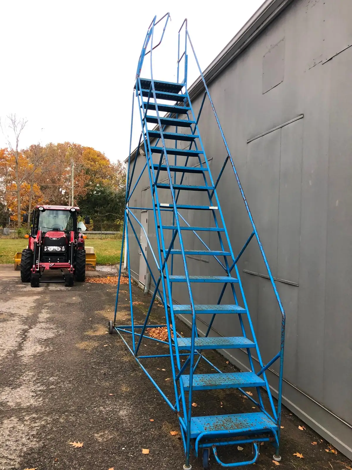 Mobile Staircase 13 ft x 13 ft | AllSurplus