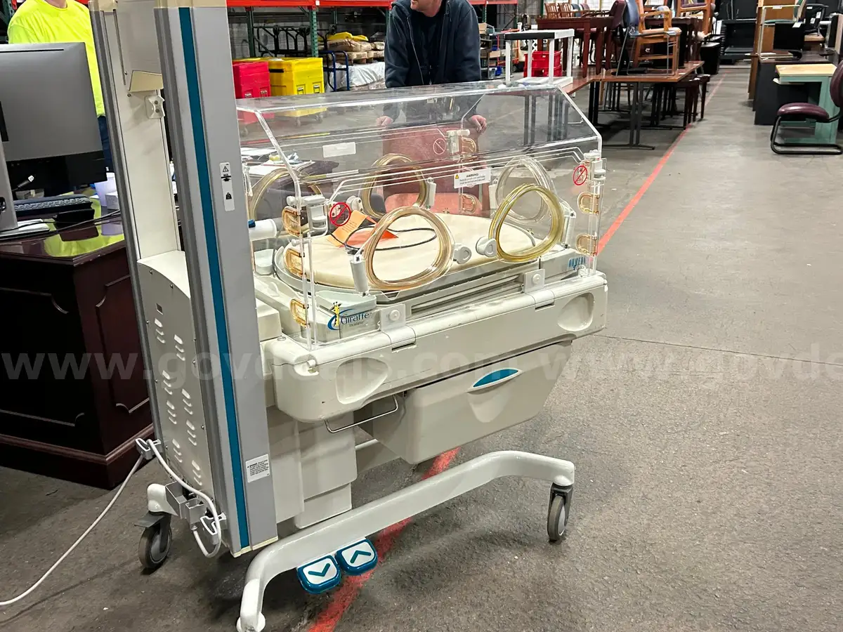 Ohmeda Giraffe Omnibed | AllSurplus