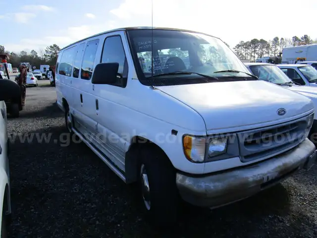 2001 FORD E350 | GovDeals