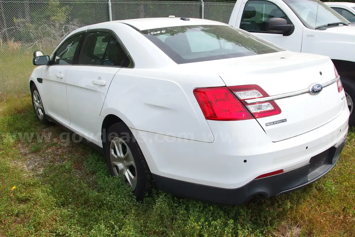 2015 Ford Taurus PI AWD | GovDeals