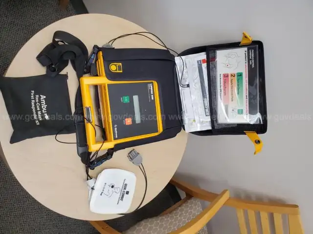 Lifepak 500 Medtronic Defibrillator | GovDeals