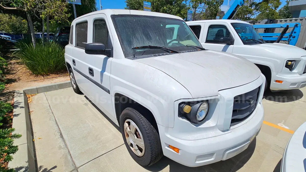2014 MV1 Paratransit Van | GovDeals