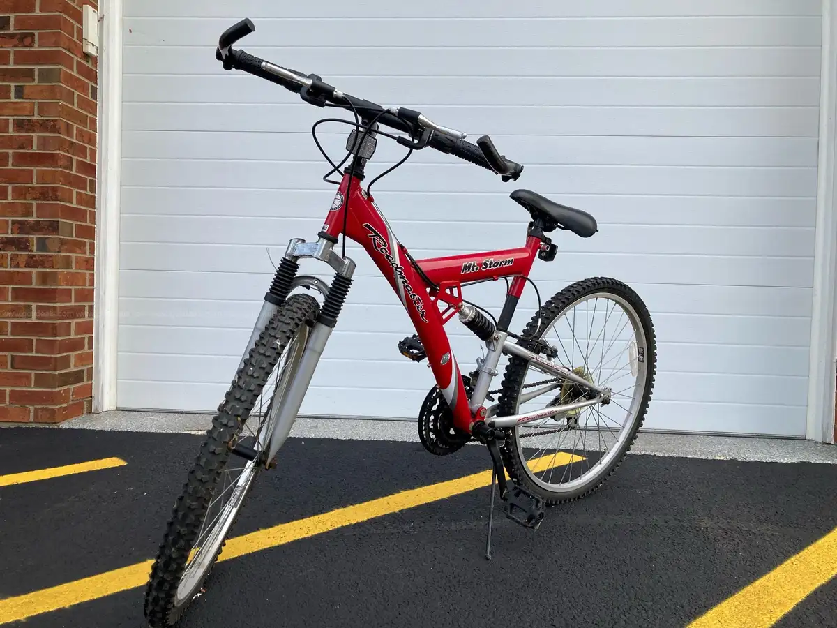 Mt.Storm Roadmaster Bike | AllSurplus