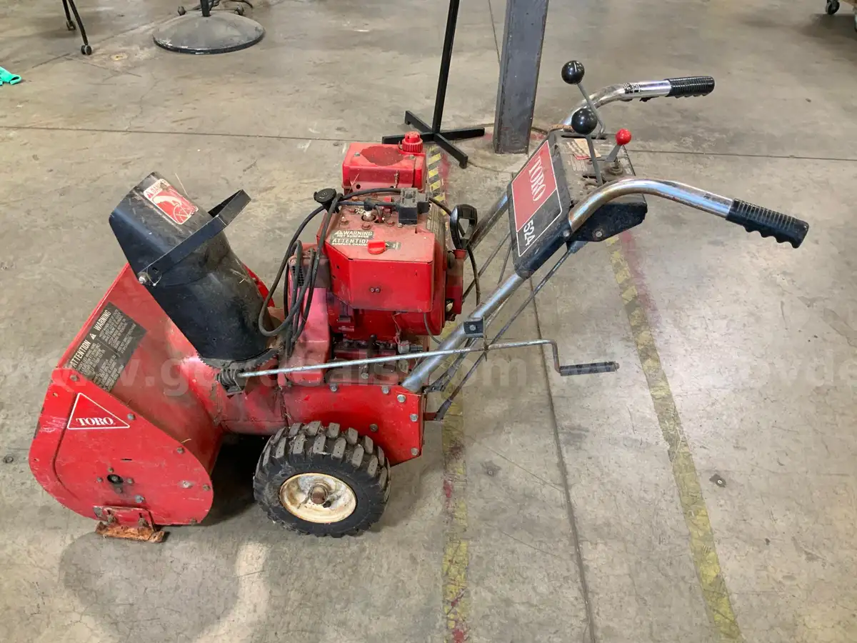 Toro 524 Snow Blower | AllSurplus