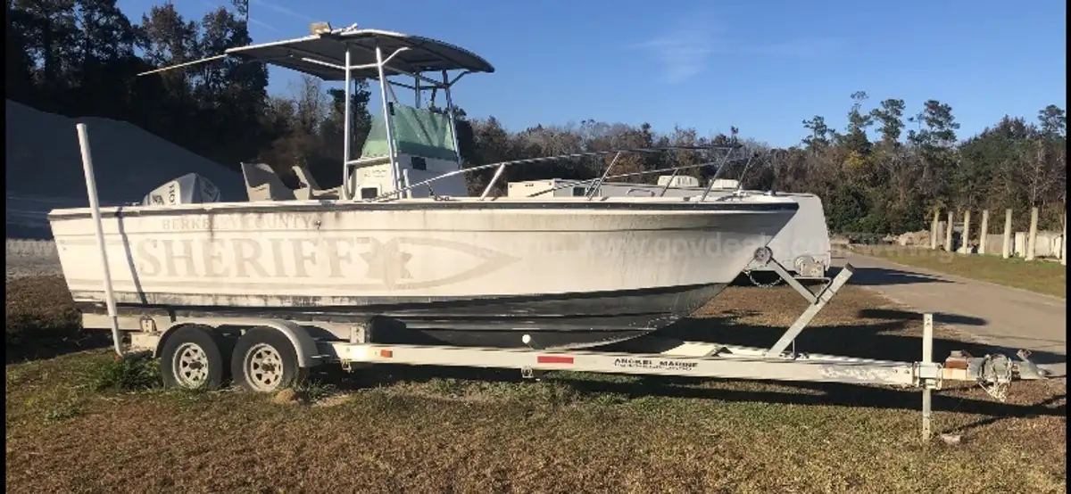 1993 Robalo 21' Center Console w/ 2002 Honda 225hp and Aluminum trailer ...