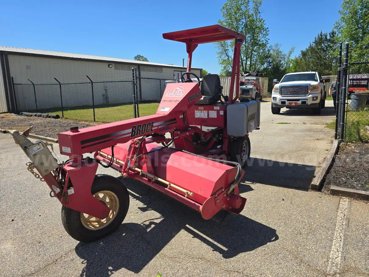 Broce BW260 Self Propelled Broom | AllSurplus