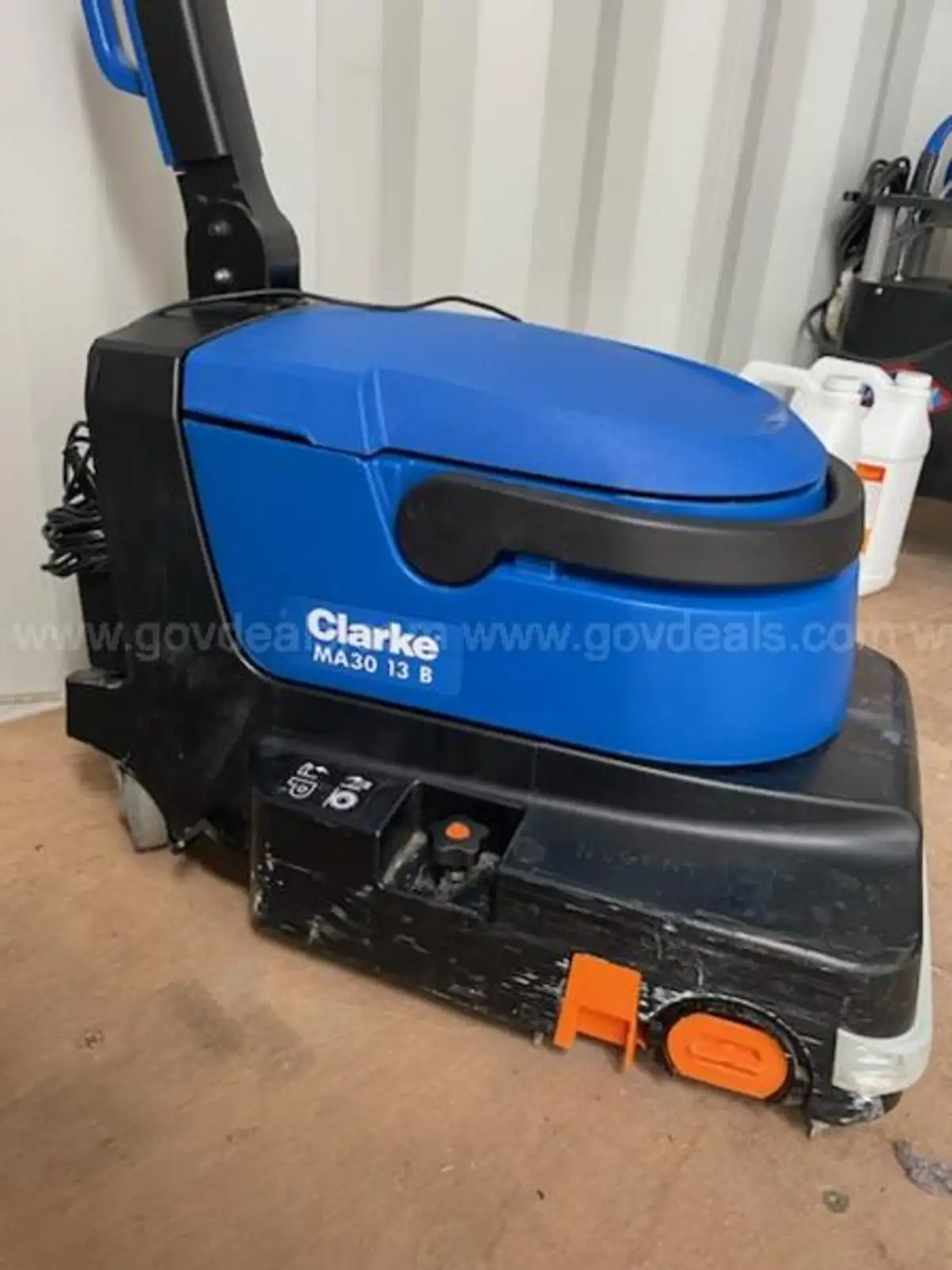 Clarke MA 30 Auto Scrubber | AllSurplus