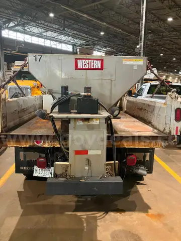 Western Ice Breaker Salt Spreader (4yd) | GovDeals