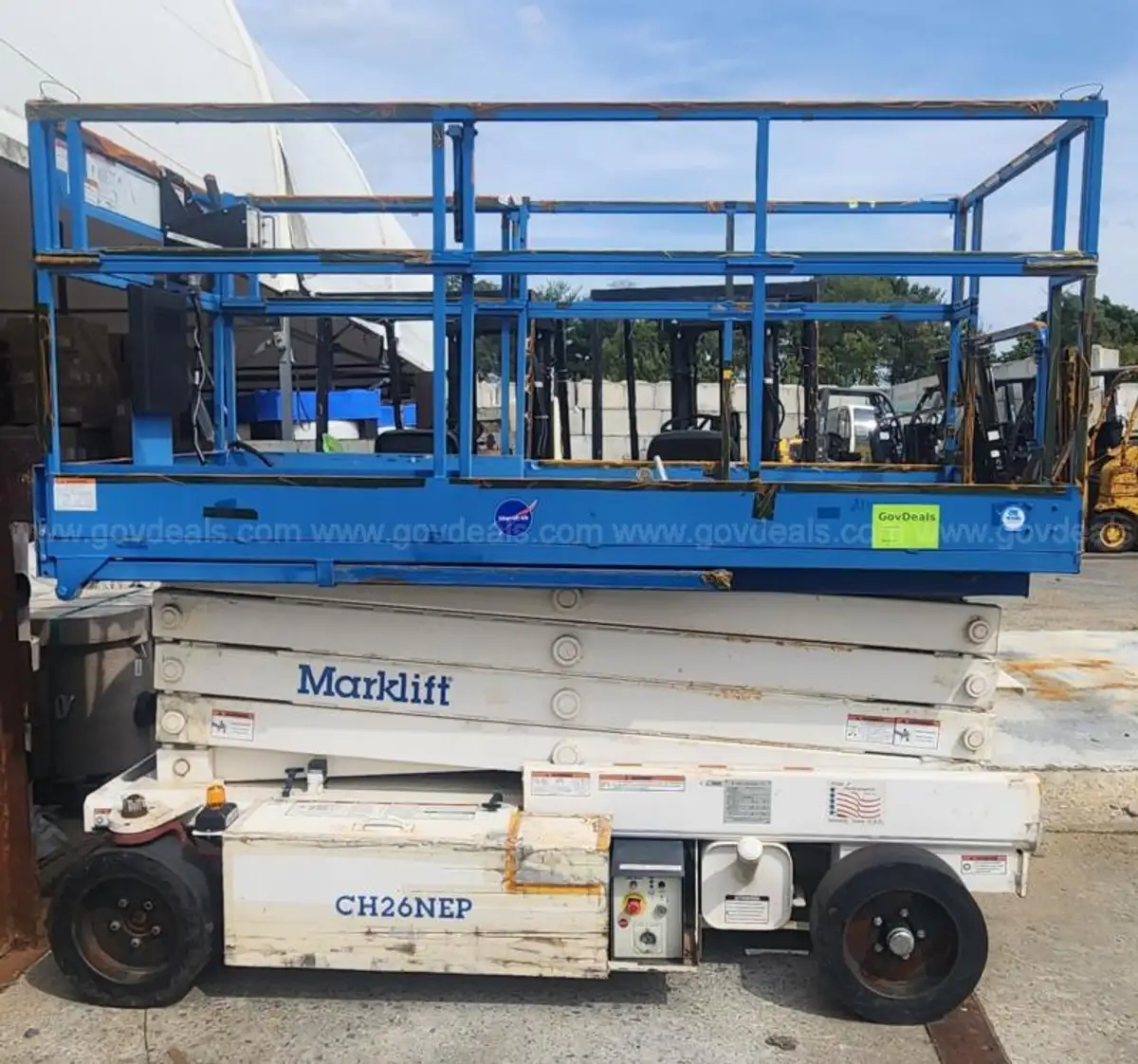 Marklift CH26NEP Scissor Lift extended platform | AllSurplus