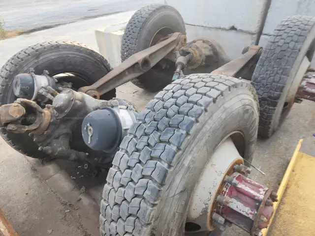 Meritor Tandem Rear Drive Axle SHDA, Goodyear G182 RSD 11R22.5 Tires ...