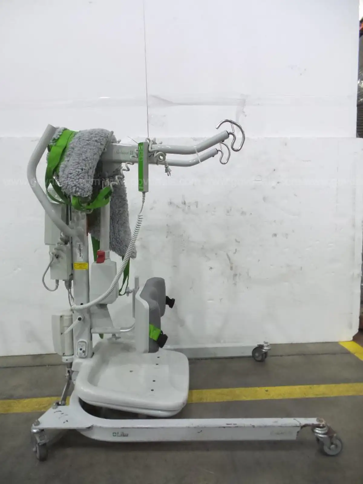 (2)- Liko Sabina II EE Patient Lift's | AllSurplus