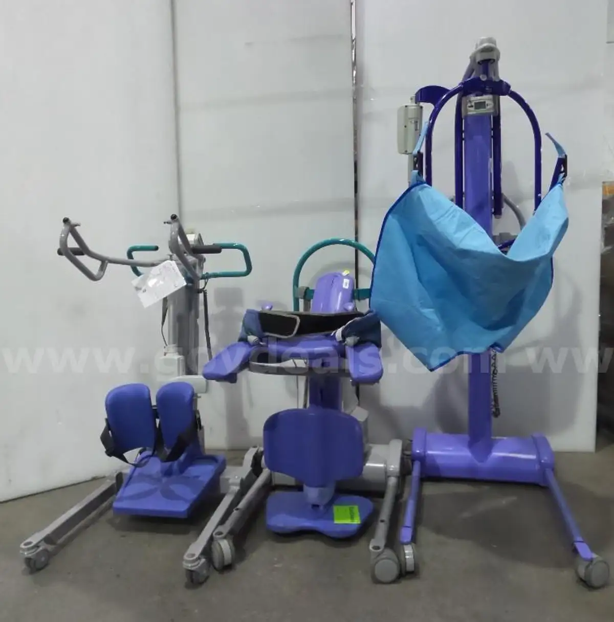 (1)- ARJO Sara Plus Patient lift (1) ARJO Sara 3000 Patient Lift with ...