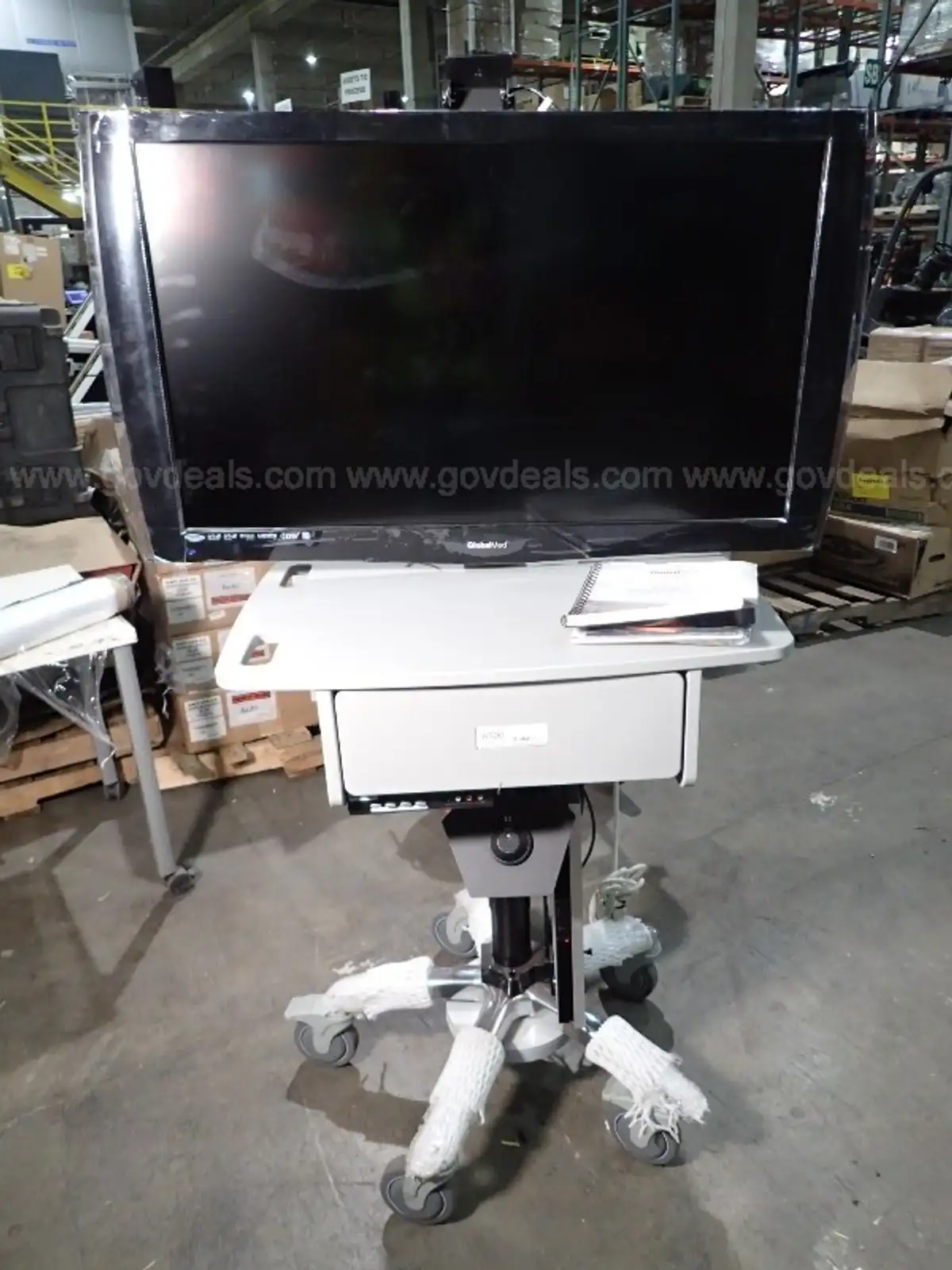 GlobalMed i8500 mobile telemedicine cart | AllSurplus
