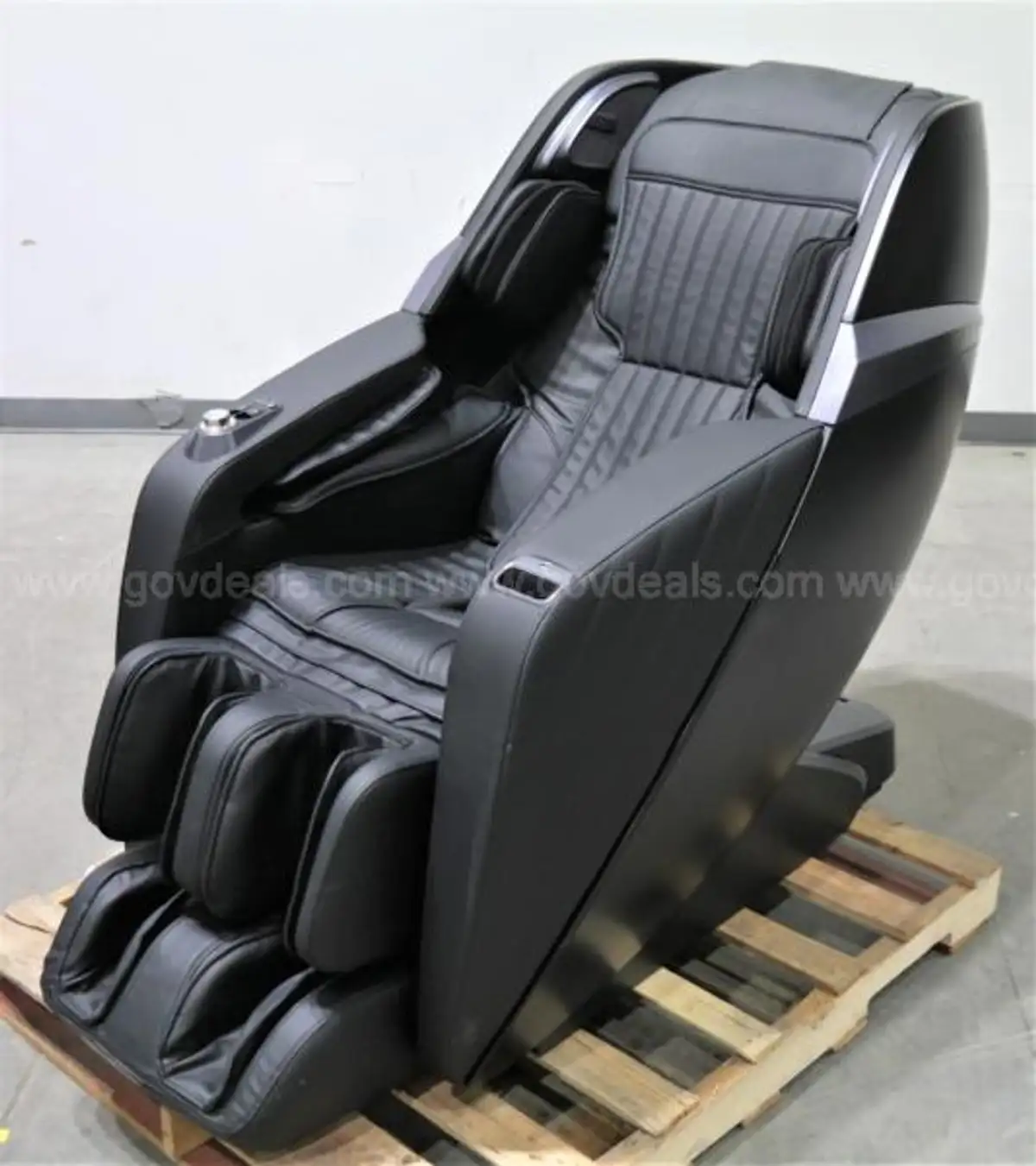 Insignia 3D Zero Gravity Full Body Massage Chair NS-MGC600BK2 Black ...