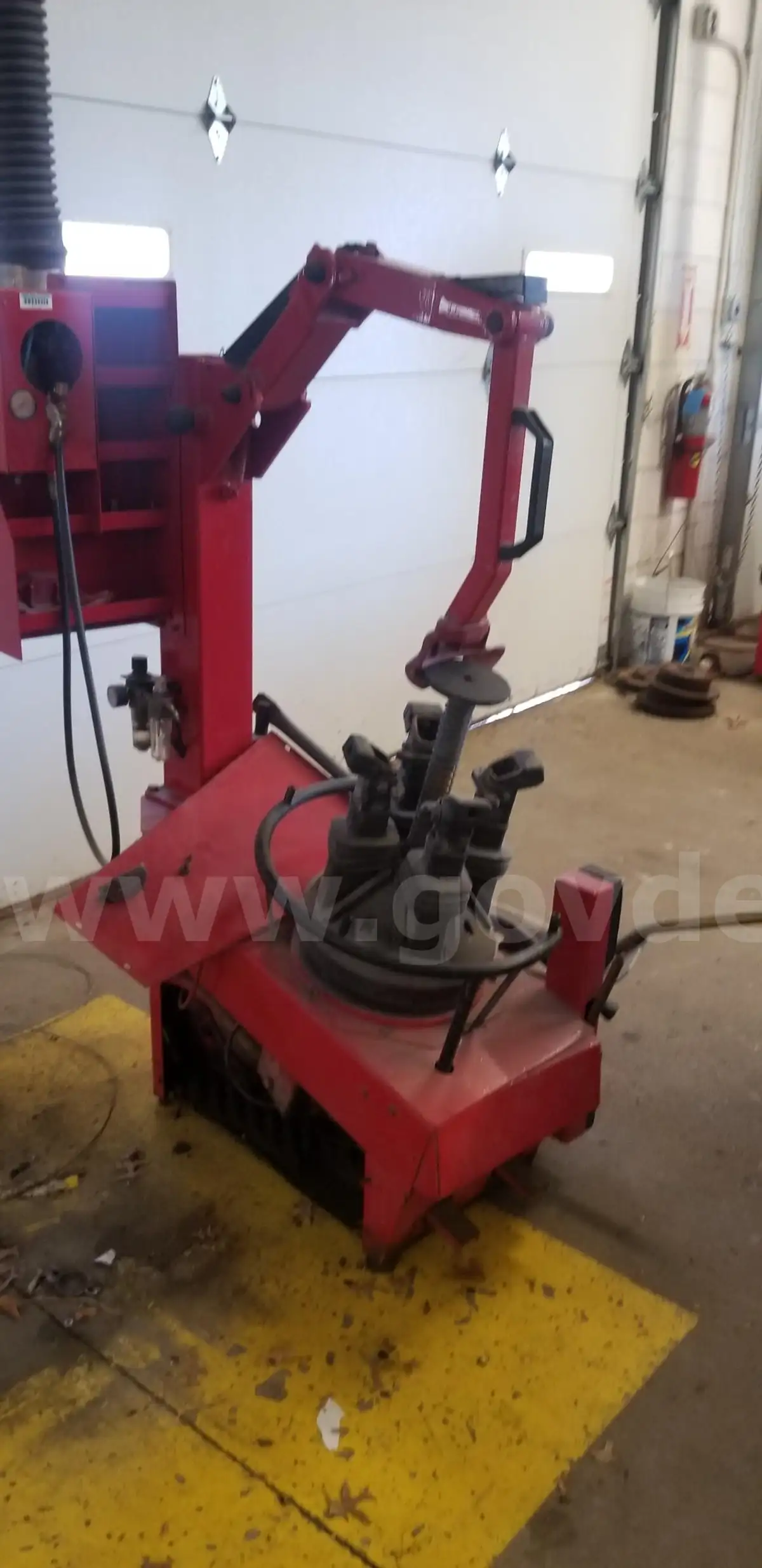 Tire Mounting Machine | GovDeals