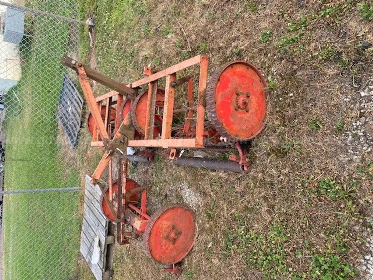 Pull Behind 3 Gang Reel mower | AllSurplus