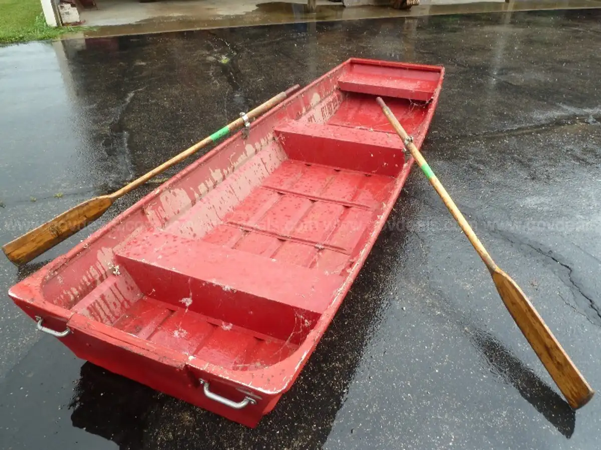 Flat bottom aluminum rowboat-12’ | AllSurplus