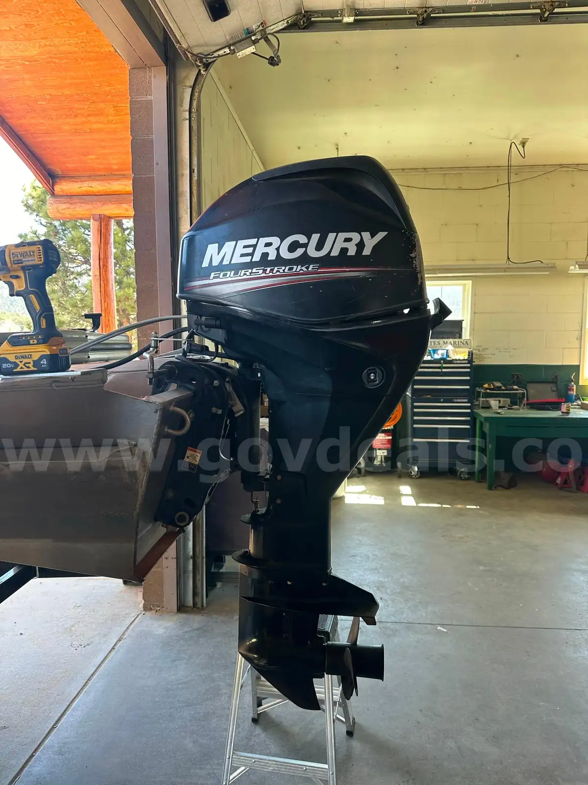 Mercury 25 HP 4-Stroke Outboard Motor | AllSurplus