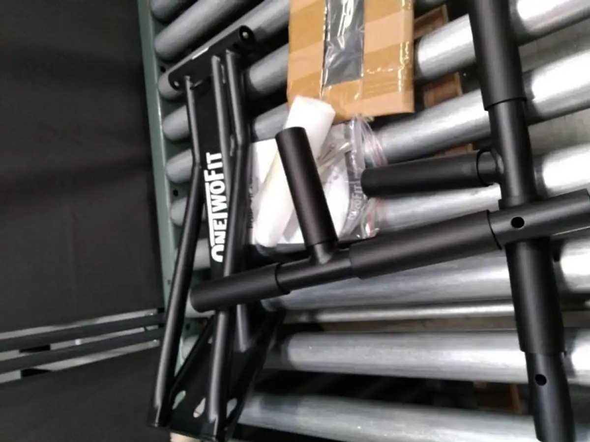 ONETWOFIT Wall Mounted Pull Up Bar | AllSurplus | Phoenix