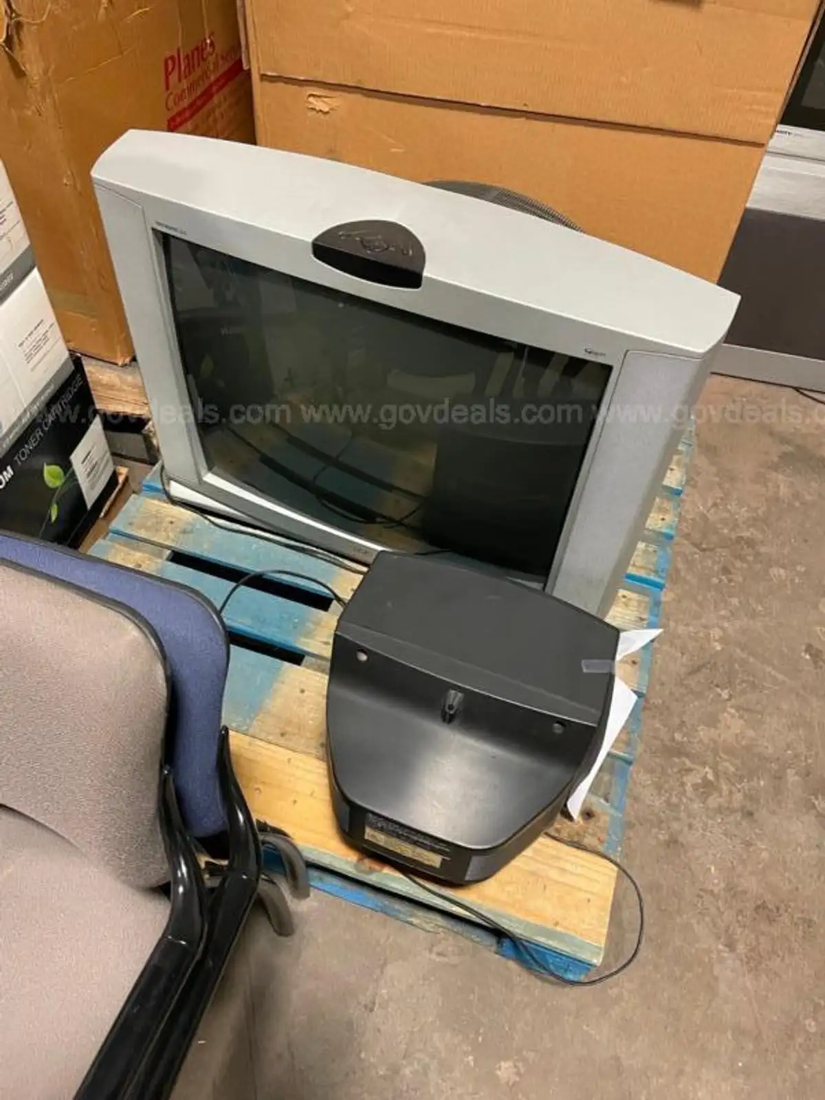 Lot of five (5) box tvs | GovDeals