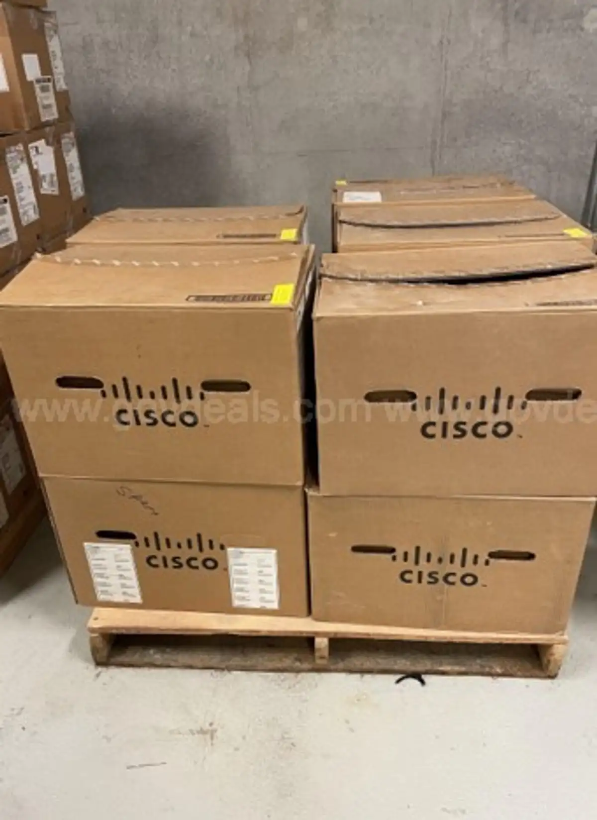 Lot of Cisco 2802 & 1562 Series Wireless Access Points | AllSurplus