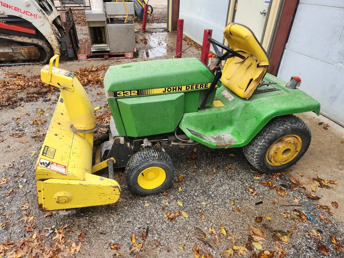 John Deere 332 | AllSurplus