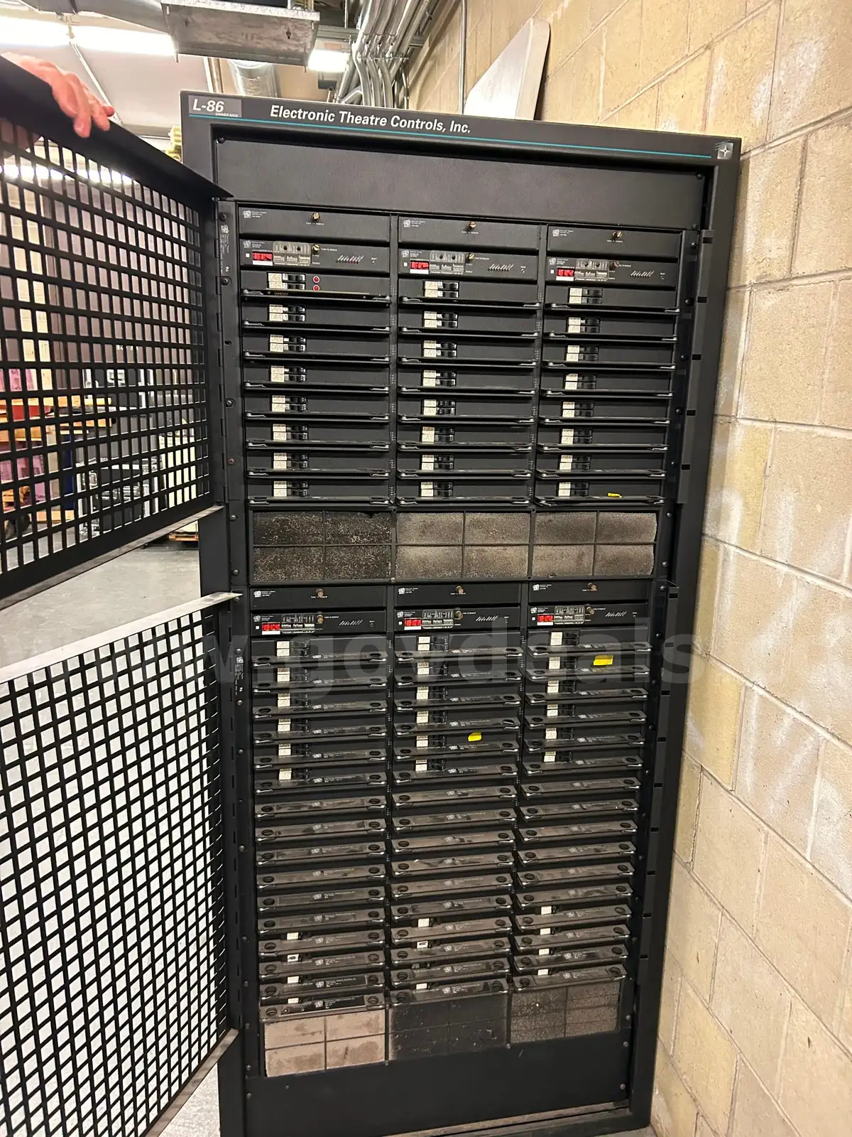 ETC Dimmer Rack with Dimmer Modules | GovDeals