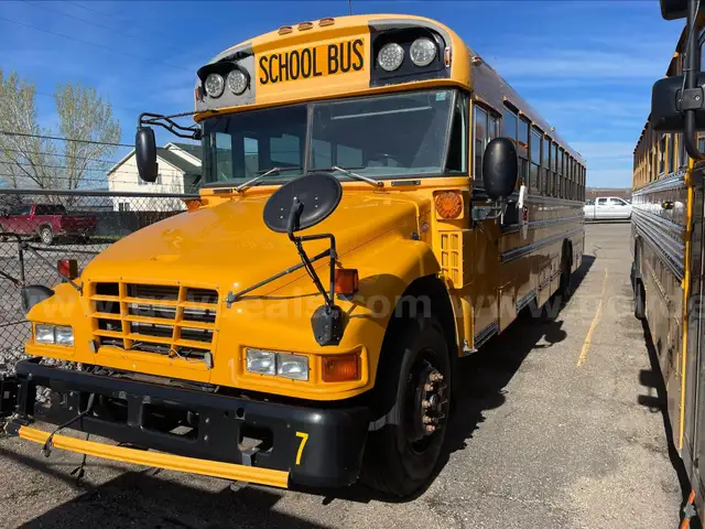 2006 Bluebird Vision 72 passenger school bus | GovDeals