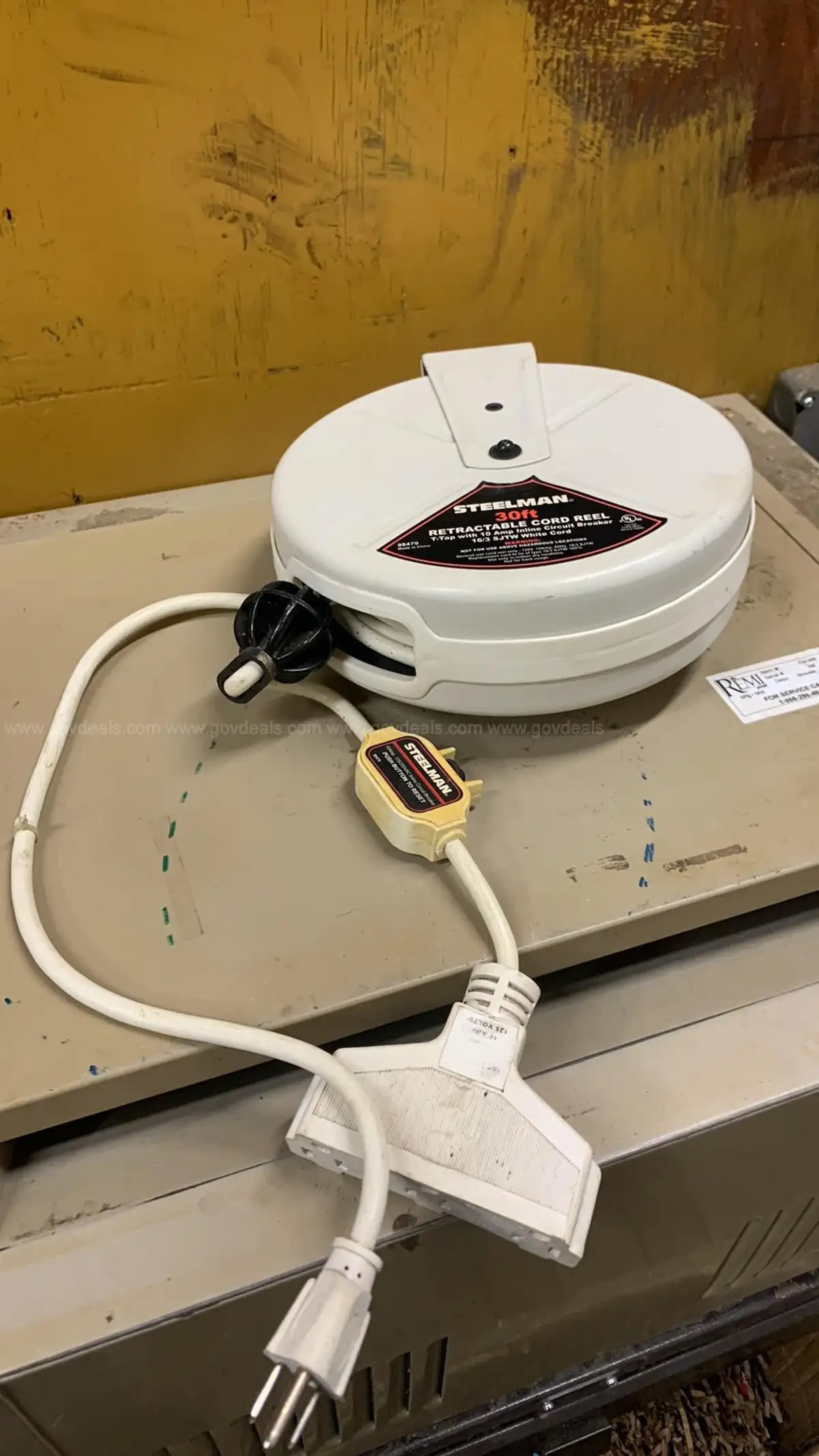 STEELMAN 30-FOOT RETRACTABLE CORD WITH TRIPLE TAP RECEPTACLE - WILL ...