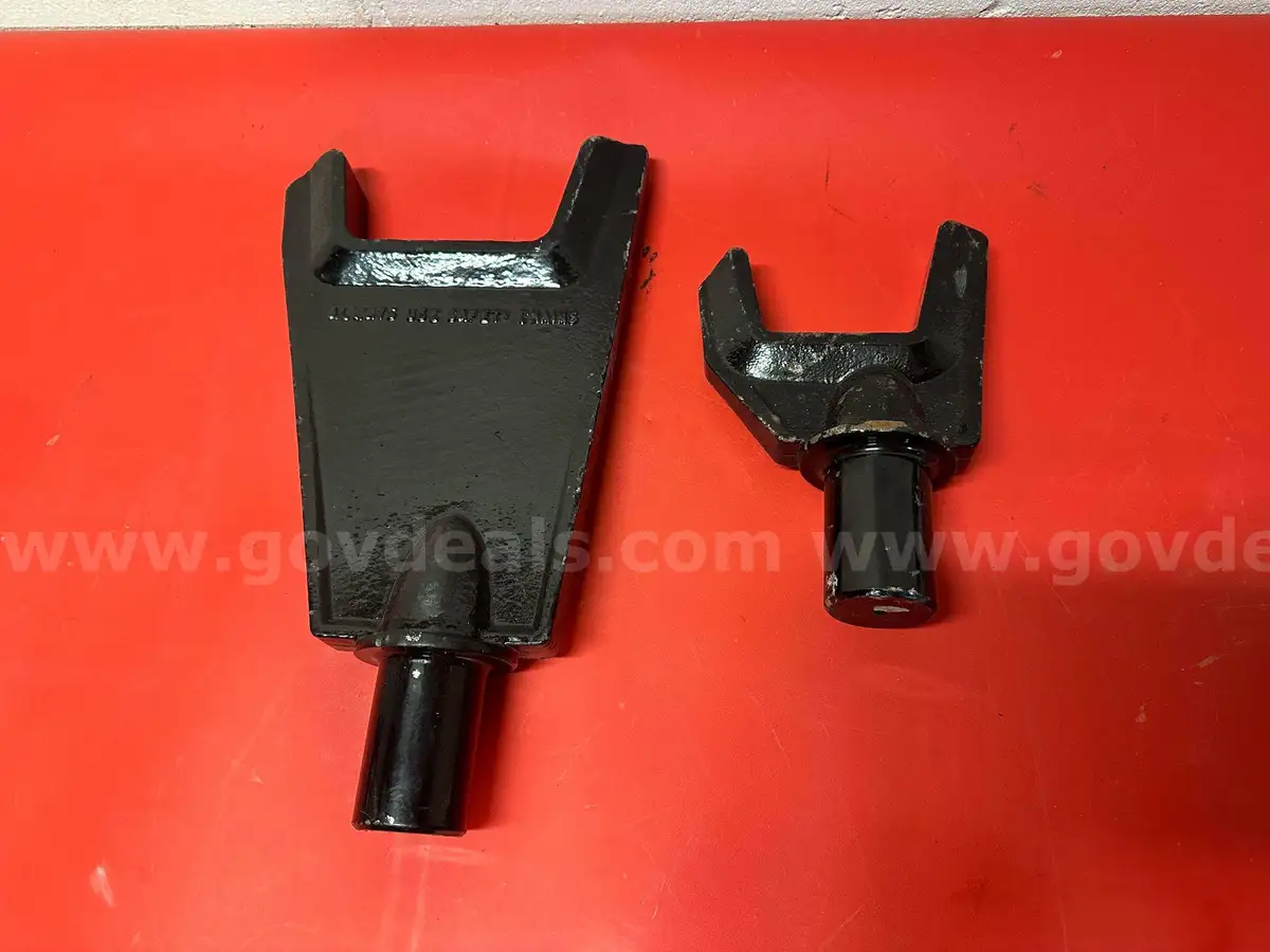 PAIR OF BRAND NEW MILLER AXLE FORKS TOW TOWING WRECKER TOWTRUCK - CAN ...