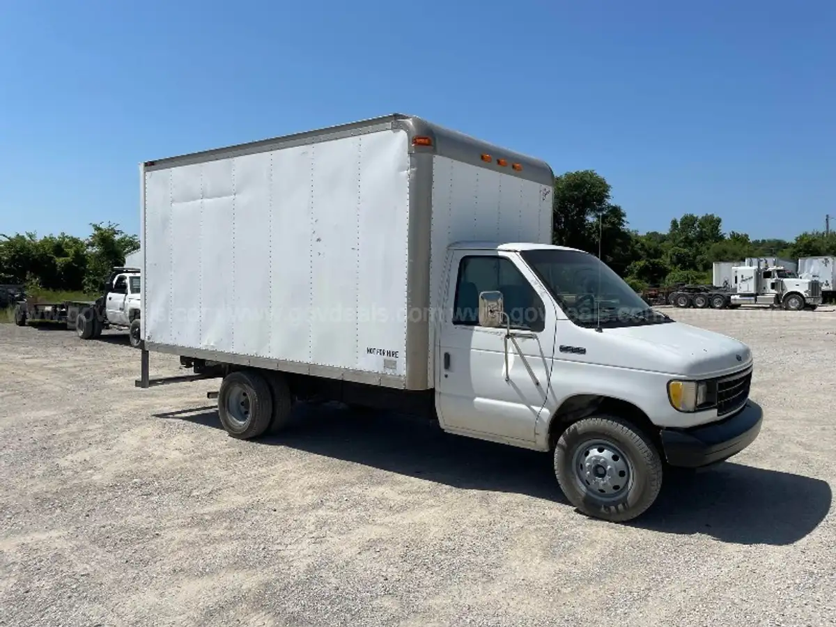 SUPER CLEAN 1993 FORD E350 ONE TON BOX TRUCK LOW MILES!!! | AllSurplus