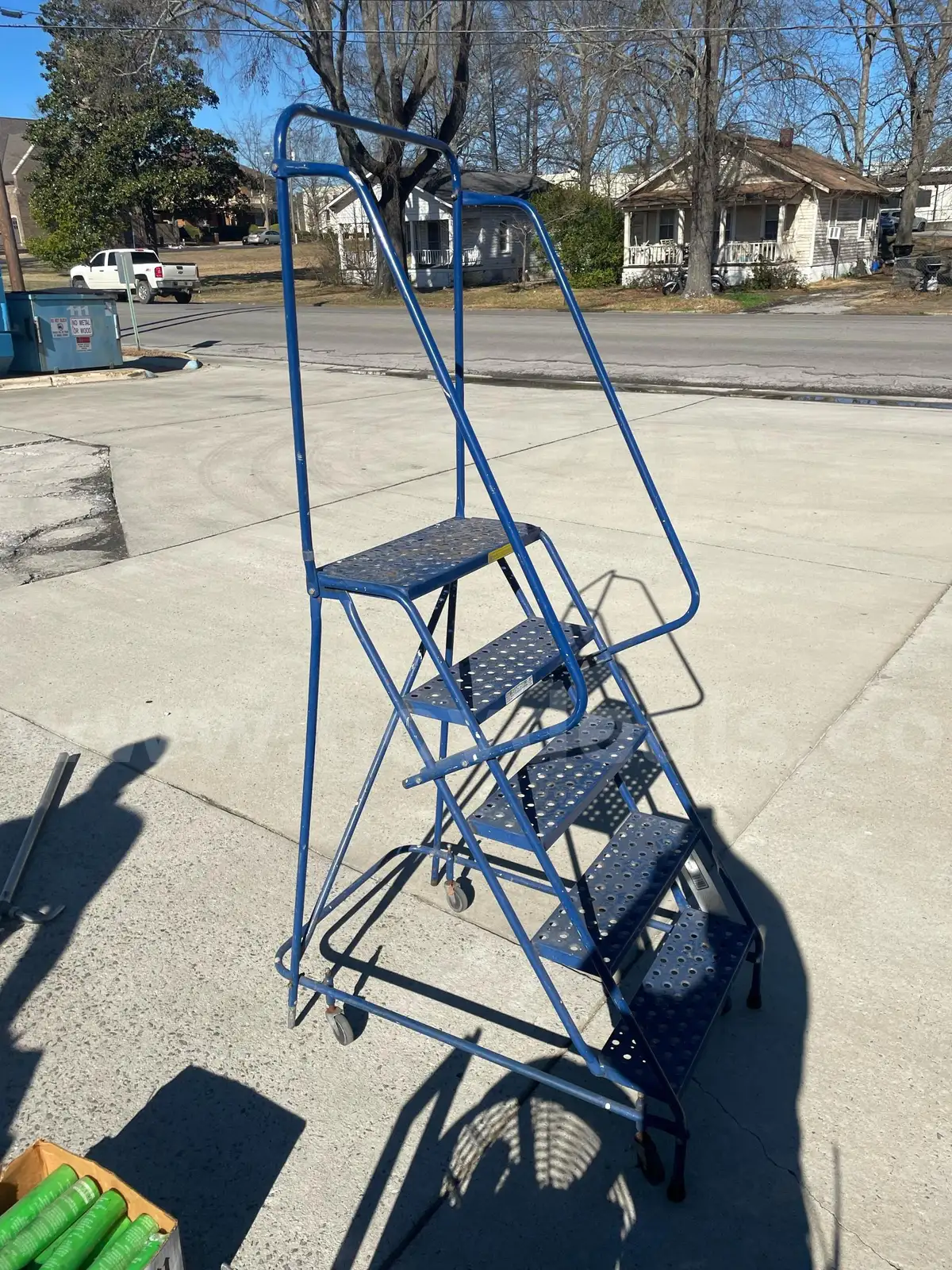 Blue Rolling Stairs | AllSurplus