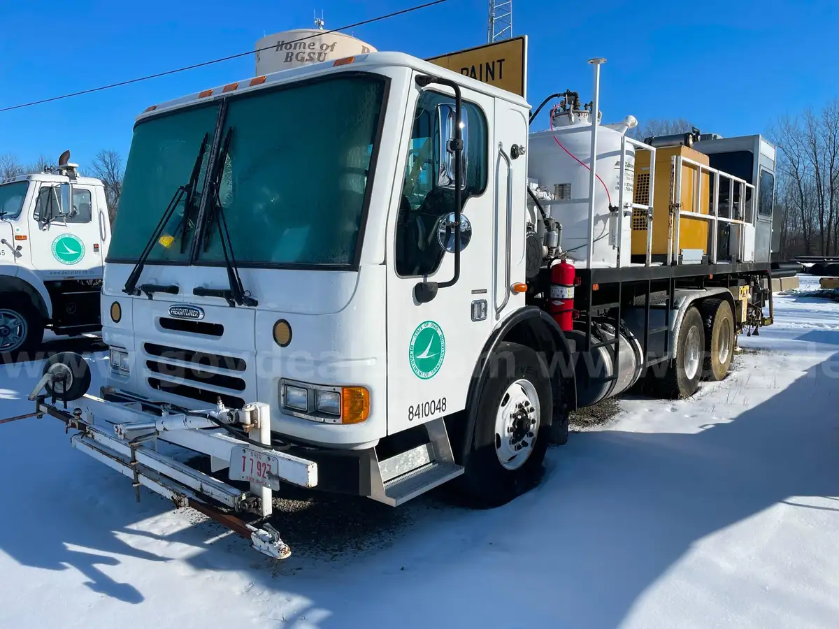 2005 Freightliner Condor - Road Paint Truck with 7.2L L6 DIESEL | GovDeals
