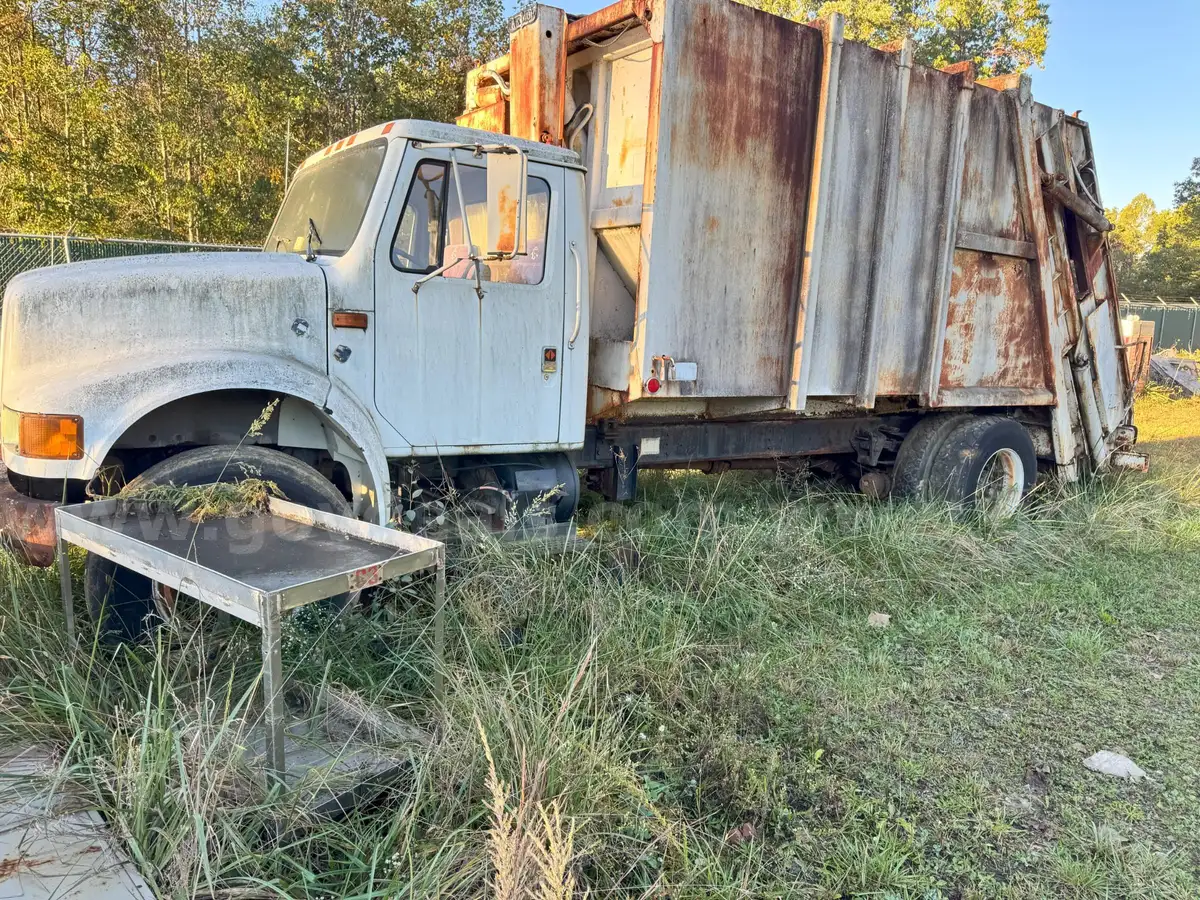 1990 International Garbage Truck | GovDeals