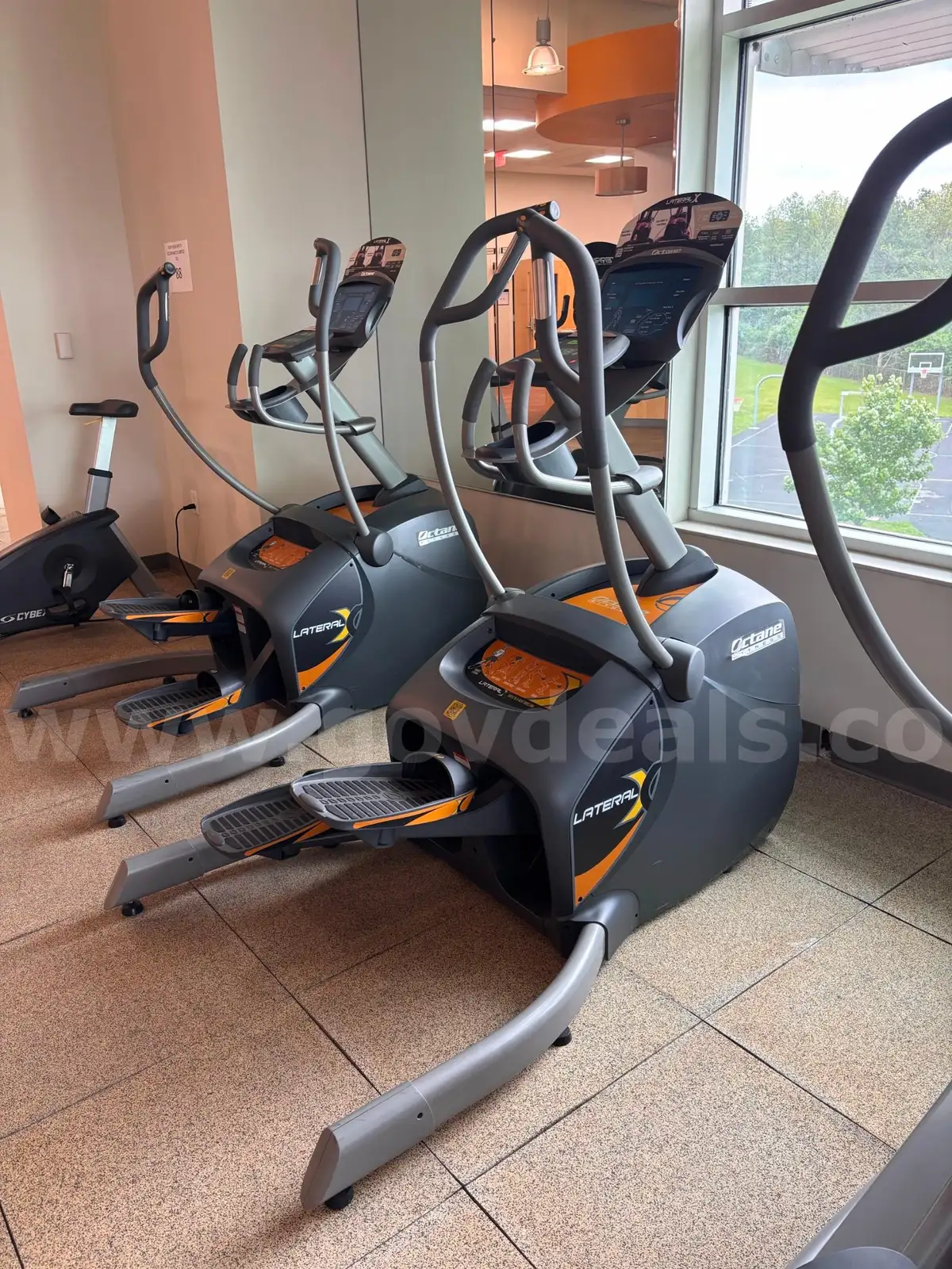Octane Fitness Lateral-X Trainer | AllSurplus