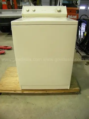 Whirlpool Heavy Duty Super Capacity Plus Washing Machine | GovDeals