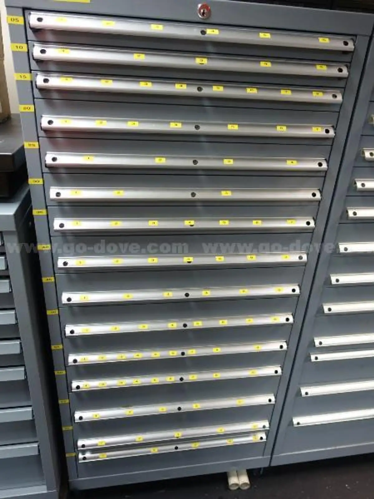 BOTT Multi Drawer Tool Cabinet | AllSurplus