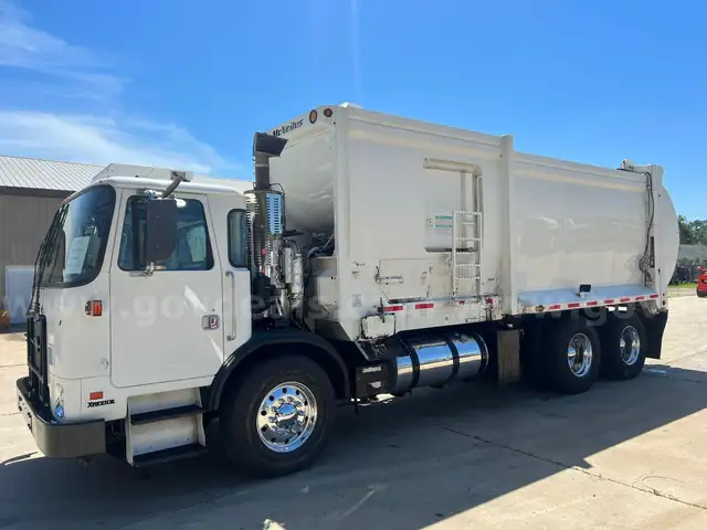 2016 Autocar ACX Xpeditor T/A w/ McNeilus AutoReach Sideload Garbage ...