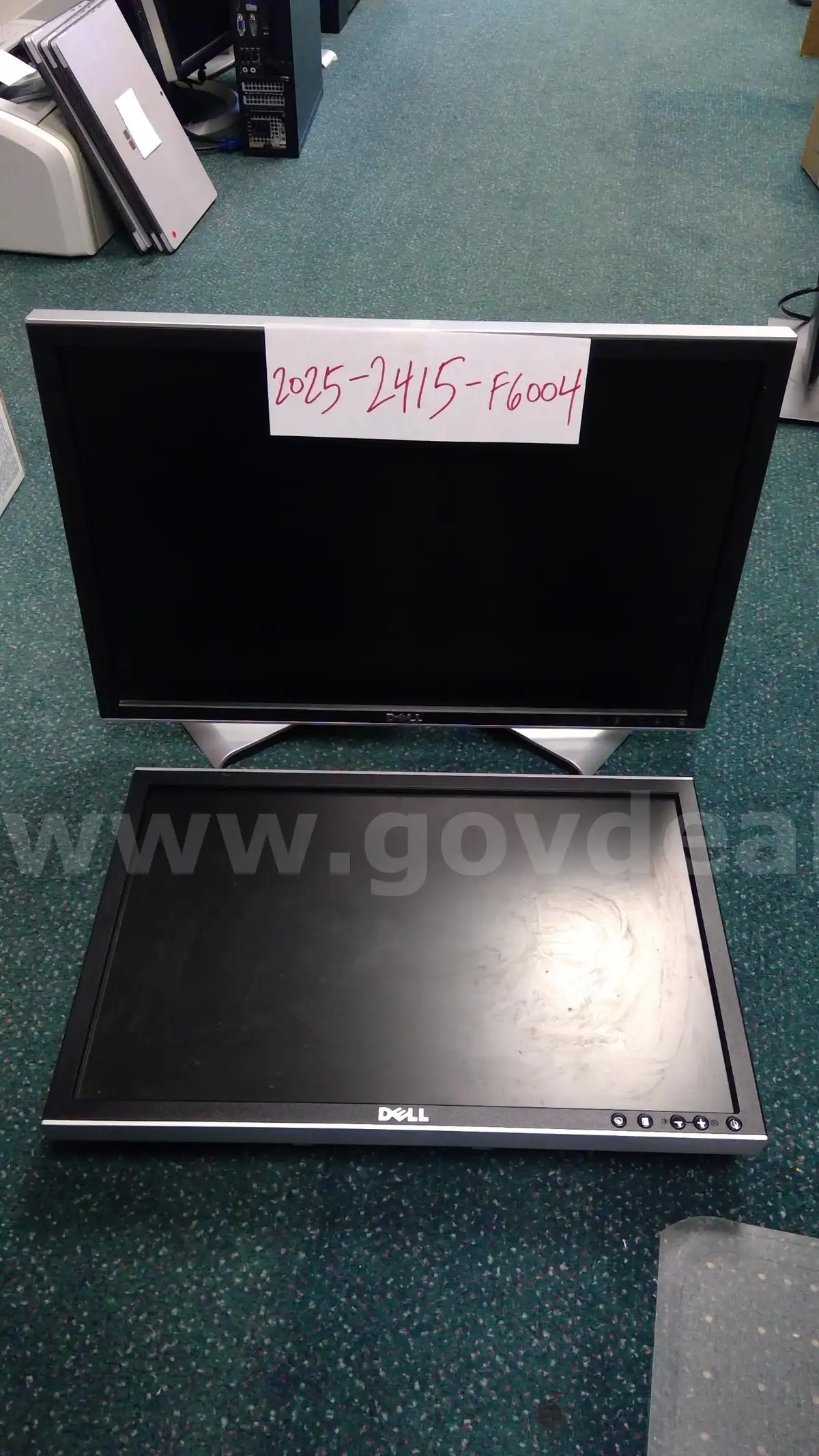 Dell UltraSharp 2208WFP flat panel monitor # 5779; Dell UltraSharp ...
