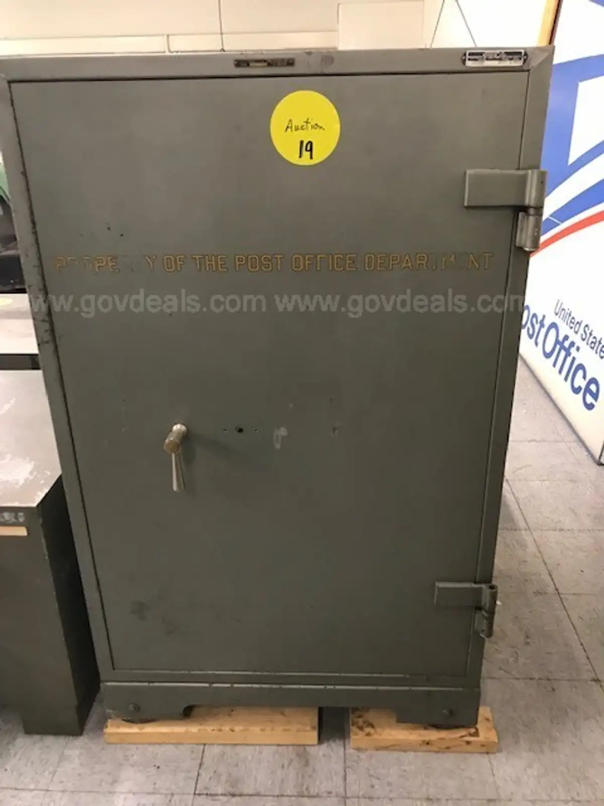 Vintage Diebold Safe | GovDeals