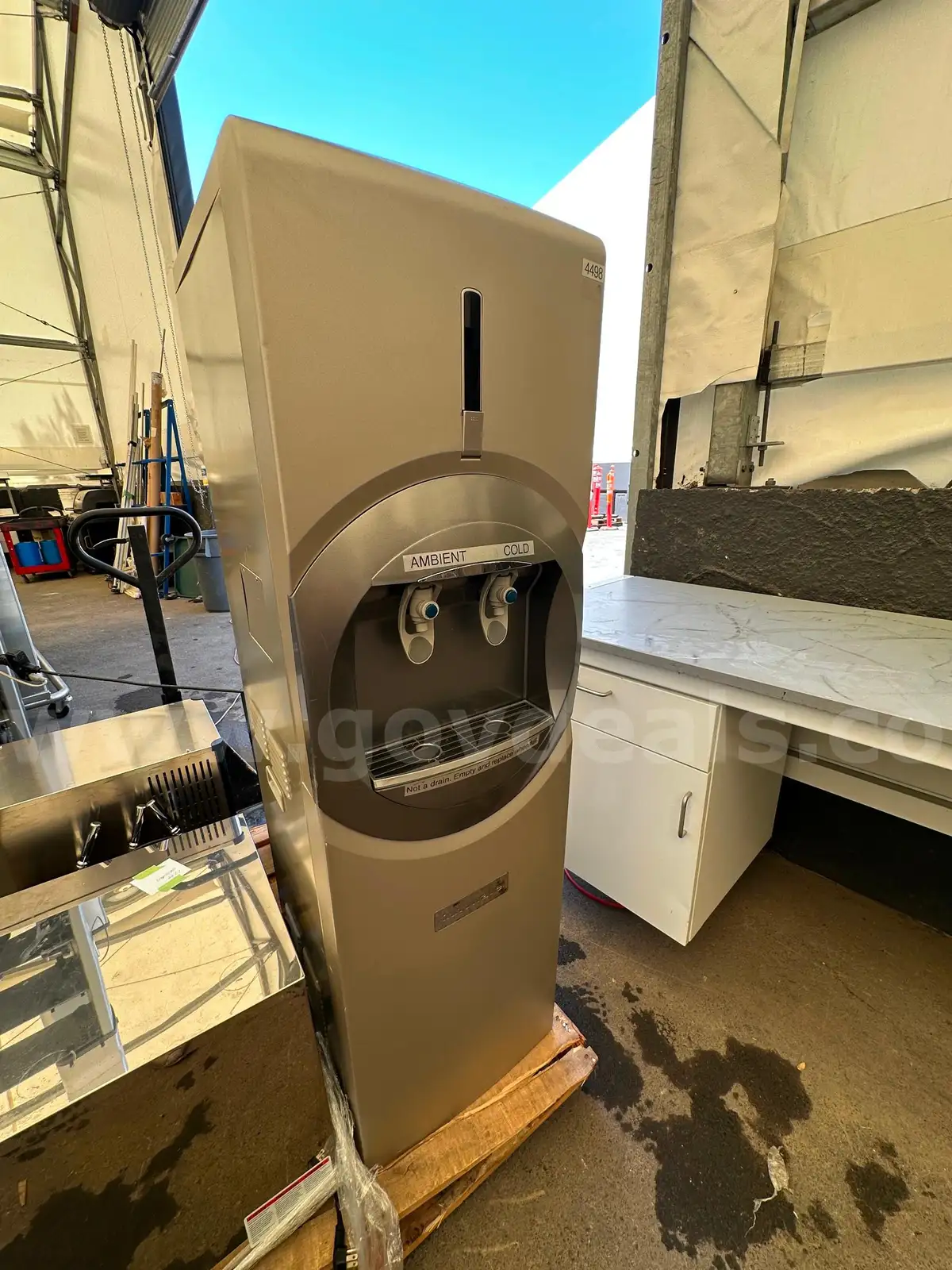 Innowave 16-MAXH1 Water Cooler | GovDeals