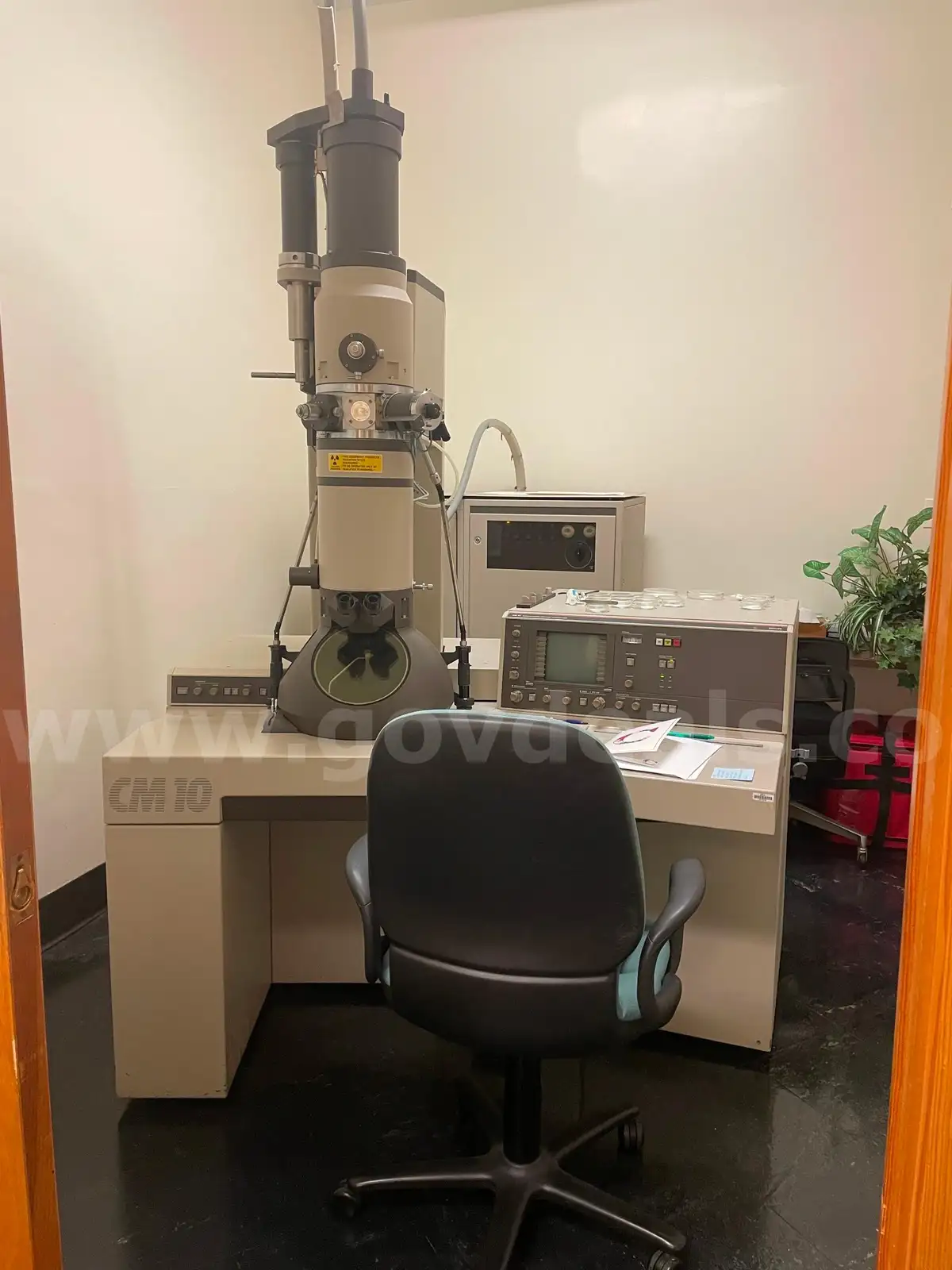 Phillips CM10 Transmission Electron Microscope | AllSurplus