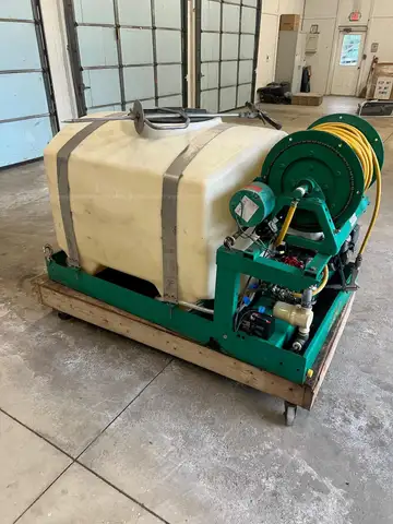200 gallon Lesco Sprayer | GovDeals