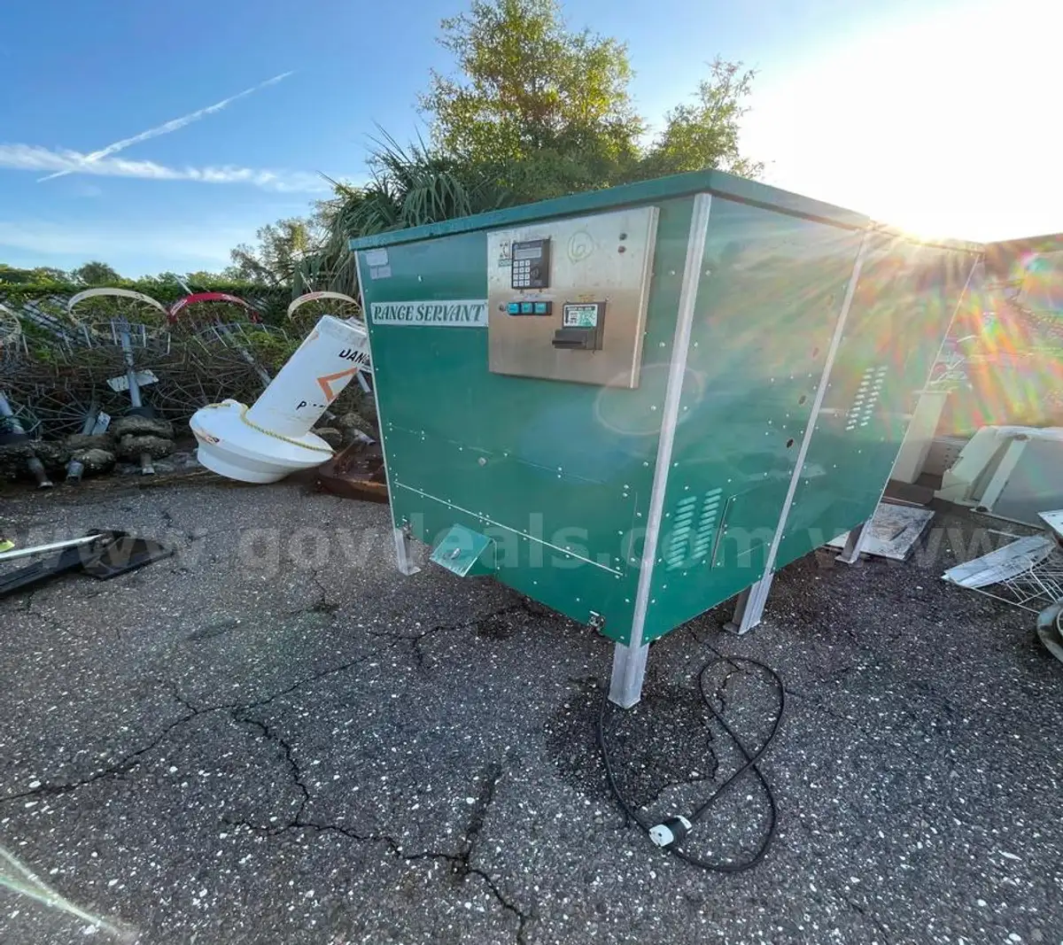 Range Servant Golf Ball Dispenser | AllSurplus