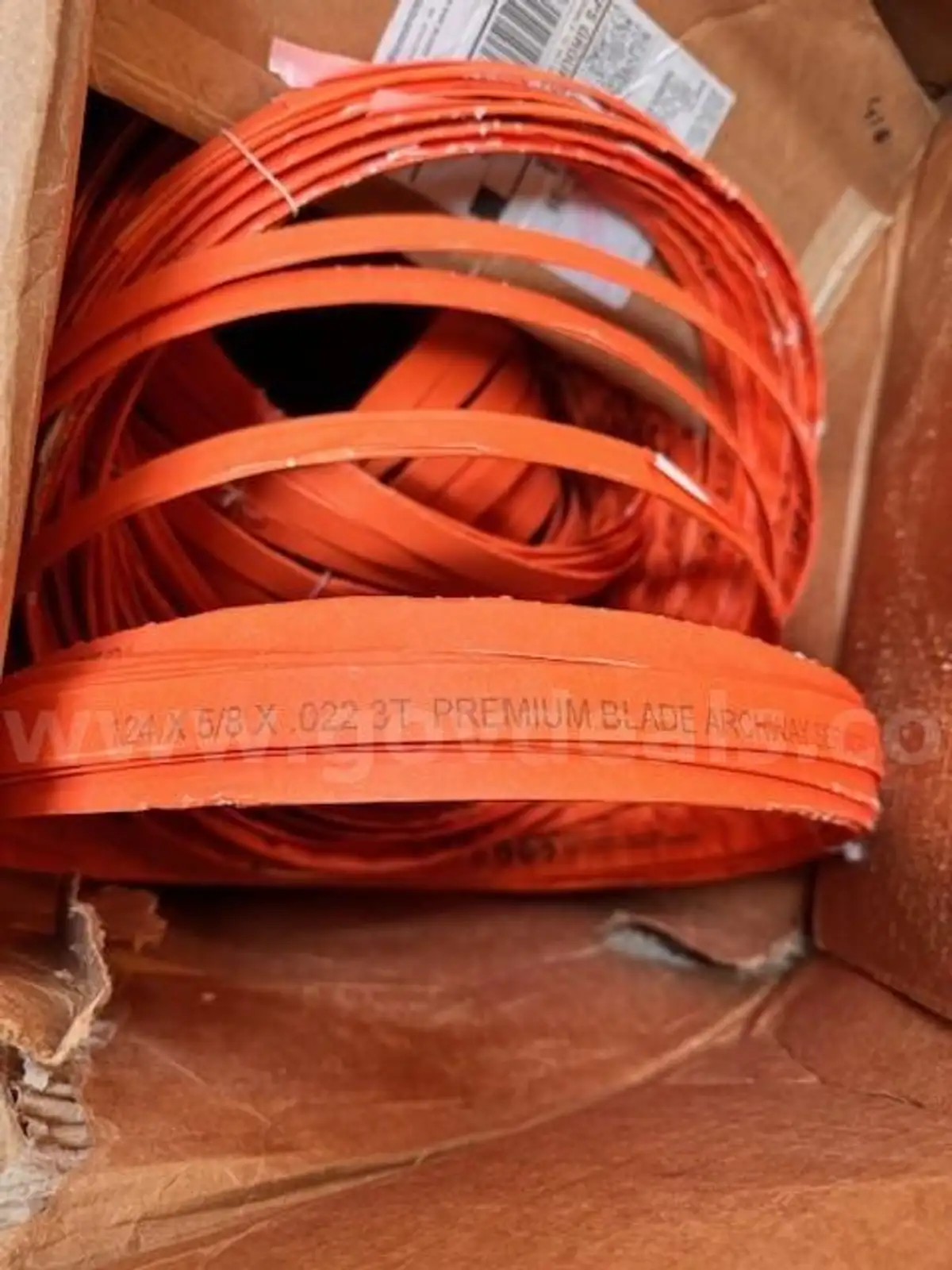 Lot of (330) 124 X 5/8 X .022 3T Premium Blade | AllSurplus