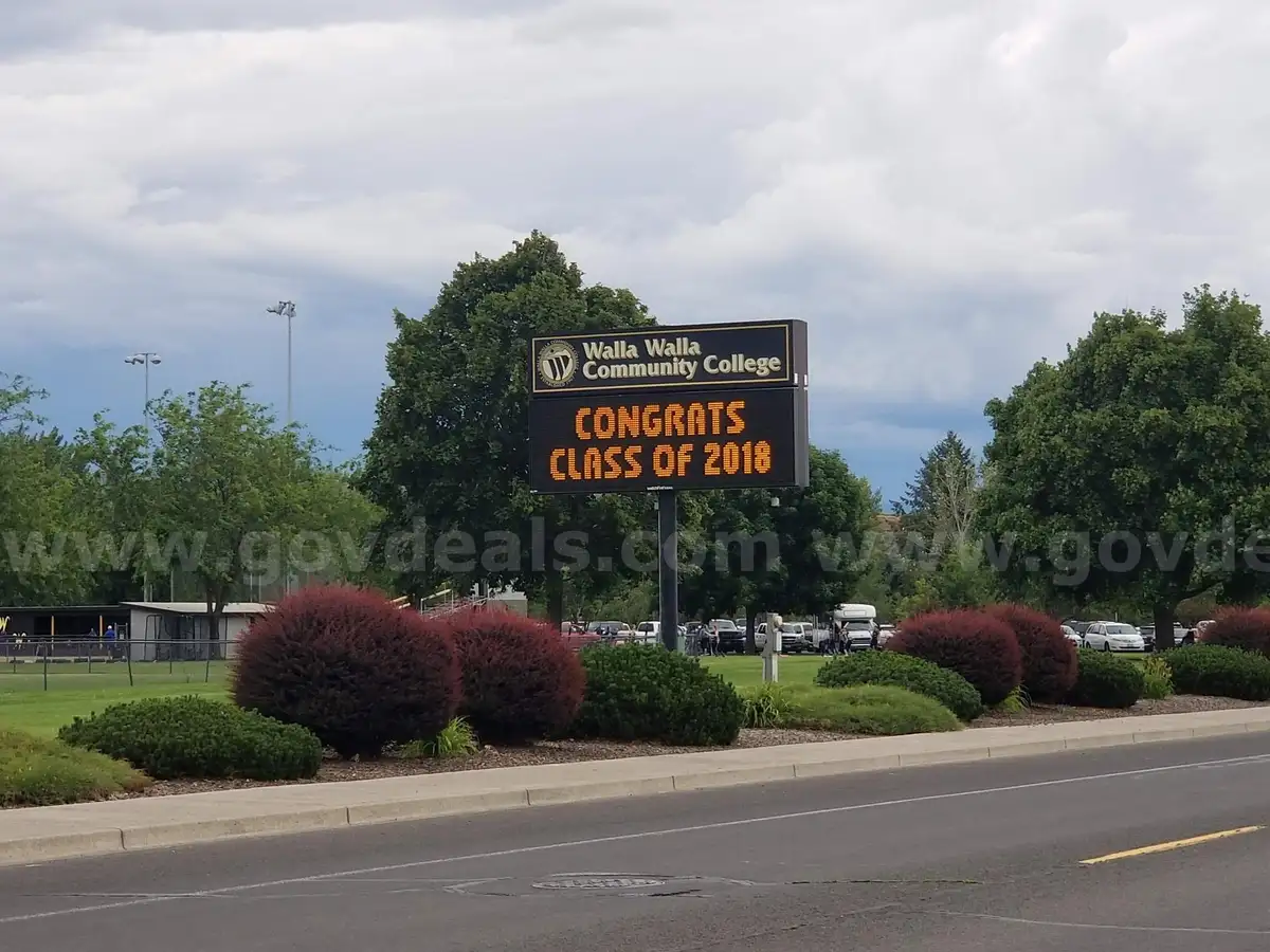 Time-O-Matic Watchfire L35 LED Reader-board without controls | GovDeals