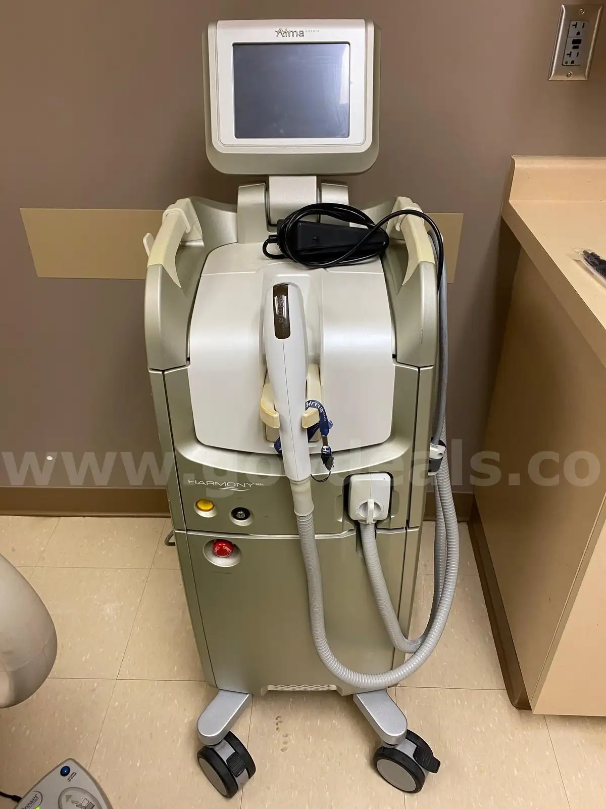 Alma Harmony Laser Machine and Accessories | AllSurplus