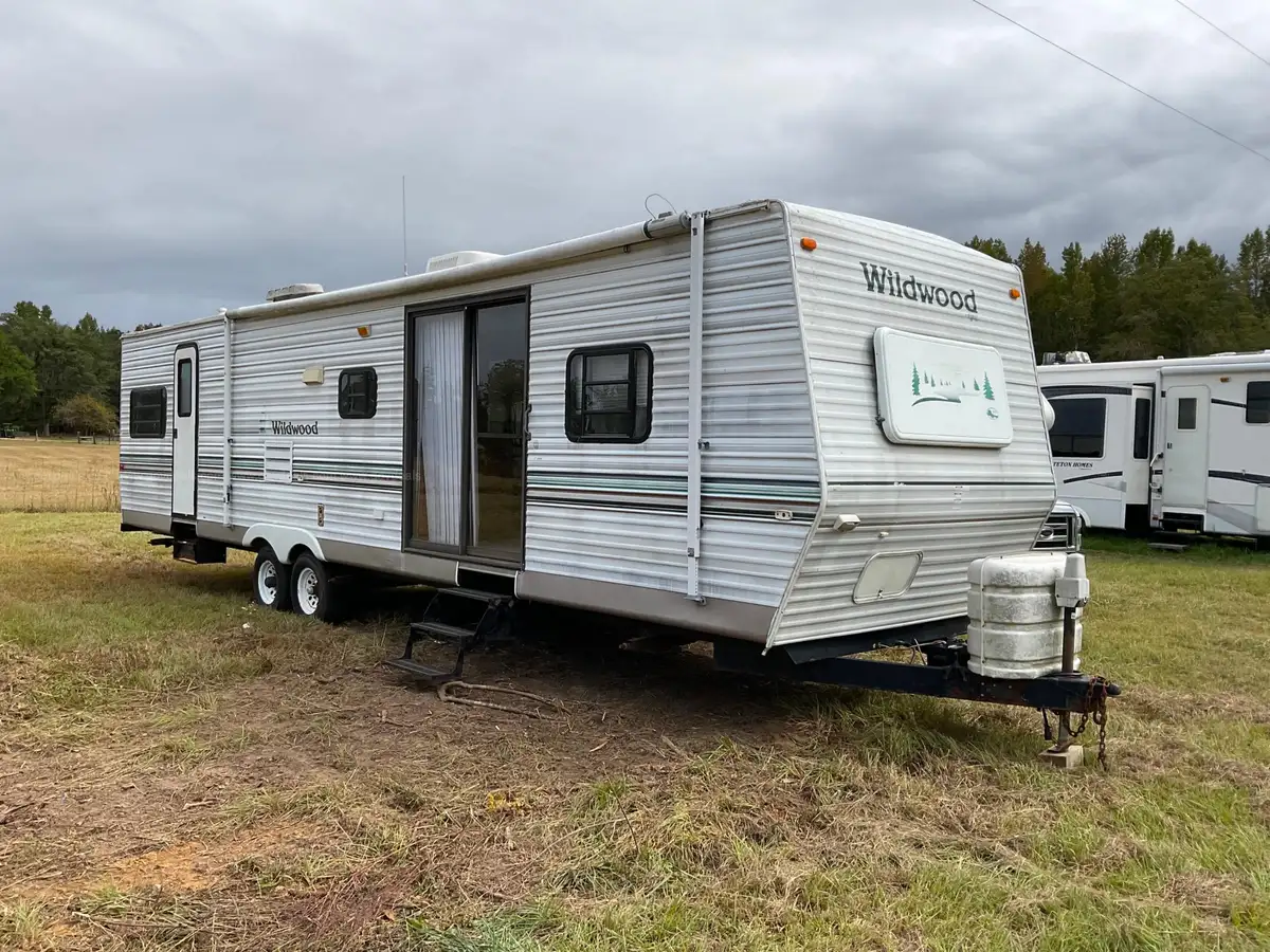 2003 Forest River Wildwood 37’ Travel Trailer Camper | AllSurplus